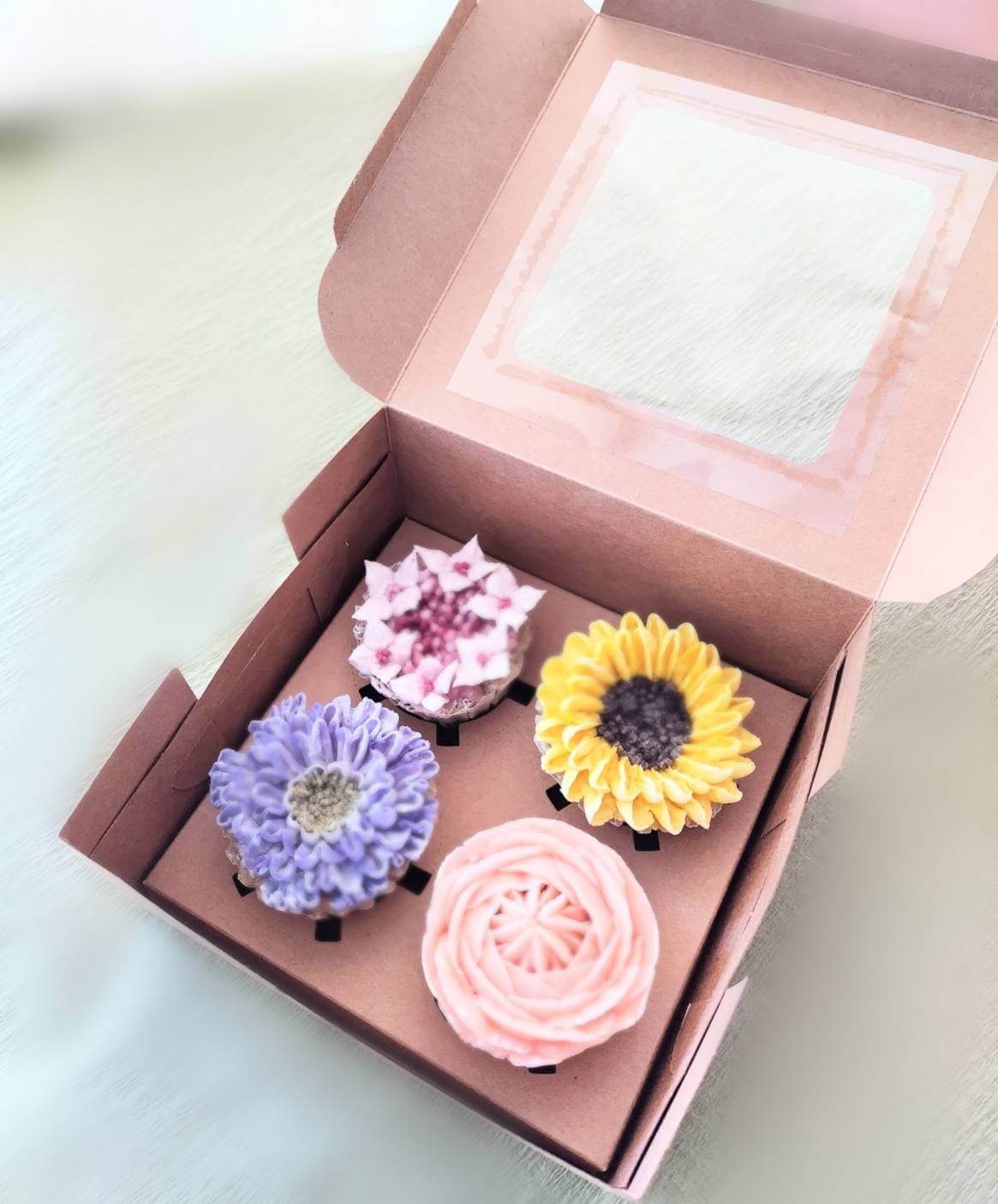 ★お花絞り初心者さんの【心ときめく！あんフラワーカップケーキ】コース！！ | 和菓子教室antomo（アントモ）